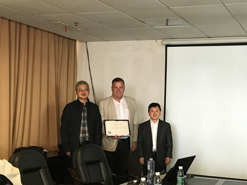 加州大学欧文分校Jonathan RT Lakey教授受聘为湘雅三医院客座教授 - 中南大学湘雅三医院