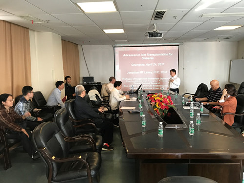 加州大学欧文分校Jonathan RT Lakey教授受聘为湘雅三医院客座教授 - 中南大学湘雅三医院